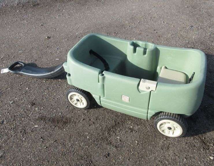 Two-seater wagon, Step 2 brand - Albrecht Auction Service