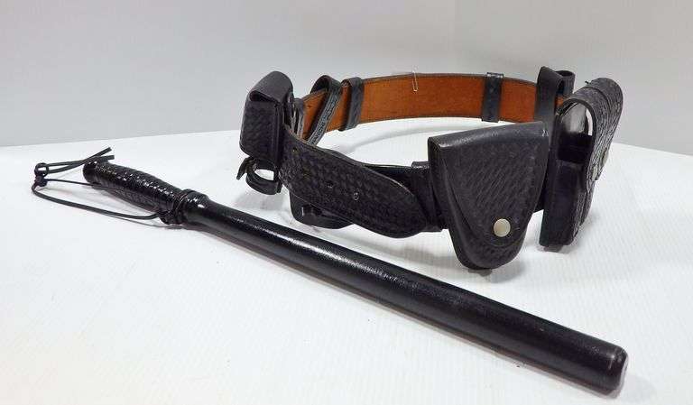 Police duty belt, basketweave style, include: Belt, handcuff holder ...