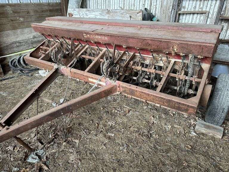 IH McCormick 10 Grain Drill, Grass Seed Box and Fertilizer Hopper ...