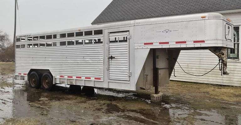 2000 Featherlite Aluminum Cattle Trailer, 8'W x 22''L, Fifth Wheel ...