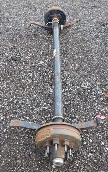 8-Lug trailer axle with brakes - Albrecht Auction Service