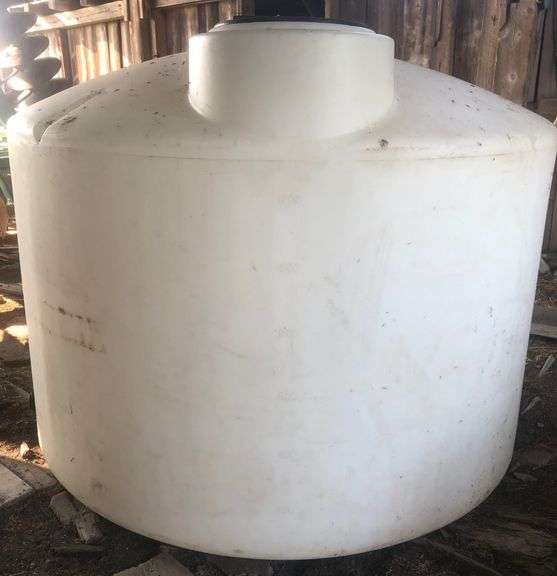 1300-Gallon Poly Storage Tank with Cover and 2" Fitting, Used for ...
