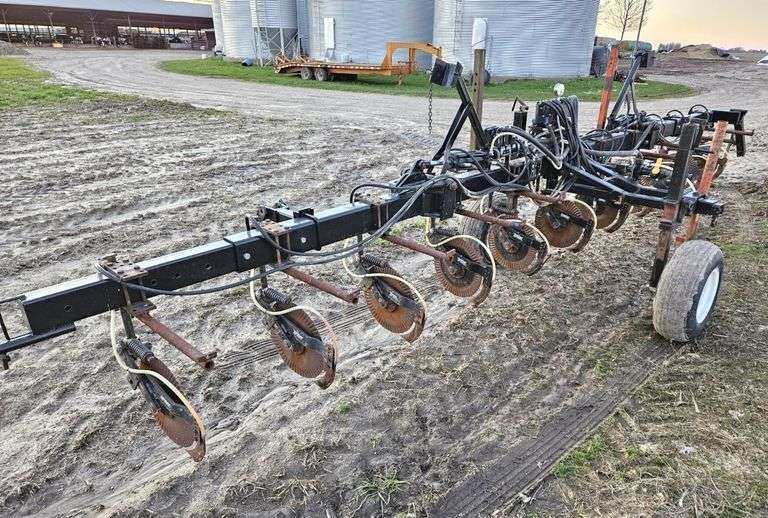 Liquid Fertilizer Applicator with Hydraulic Pump, Raven 440 Rate ...