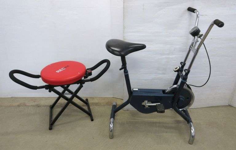 Old exercise bike and am ab machine - Albrecht Auction Service