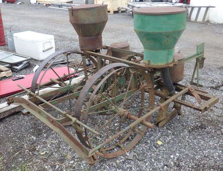 Oliver two-row pull type corn planter, model 44, 5'W x 8'L - Albrecht ...
