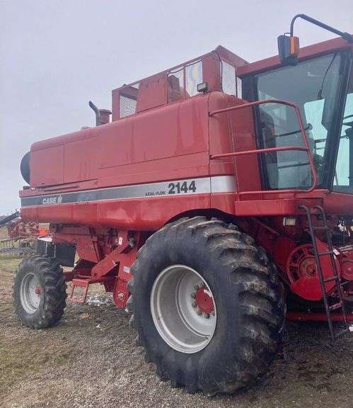 1996 Case IH 2144 Combine, (4700 Engine Hours, 3300 Separator Hours ...