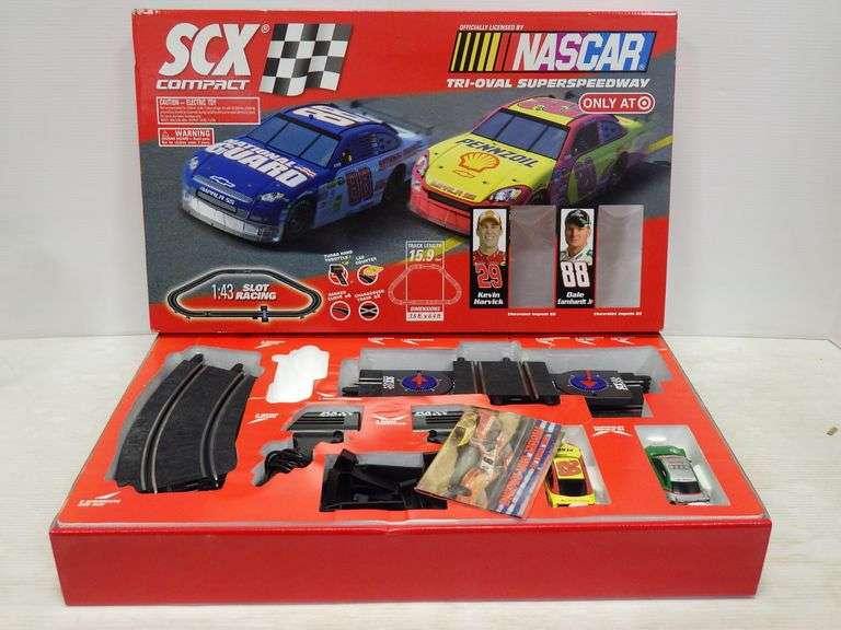 SCX slot car tri-oval superspeedway racetrack set, in great condition ...