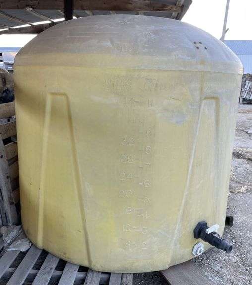 This item Selling ABSOLUTE! ~~~ 1250-Gallon Poly Tank, 2" Valve, No ...