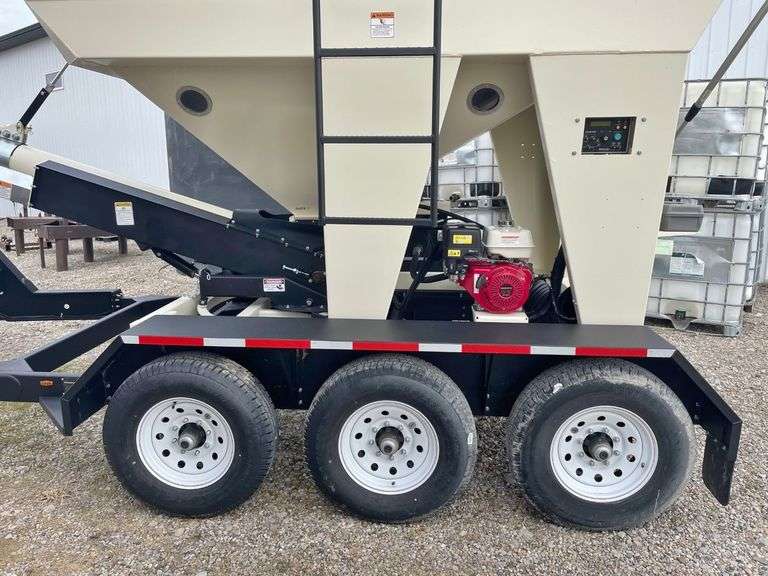 2022 Meridian 375RT Seed Tender, Wireless Remote Control, 5th Wheel ...