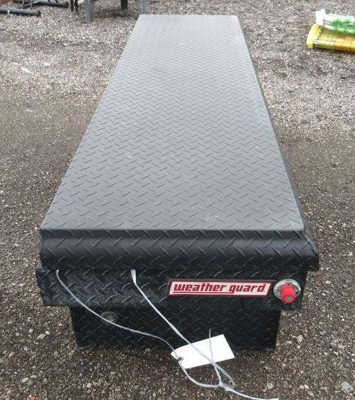 Weatherguard 127-5-02 truck toolbox with key, good - Albrecht Auction ...