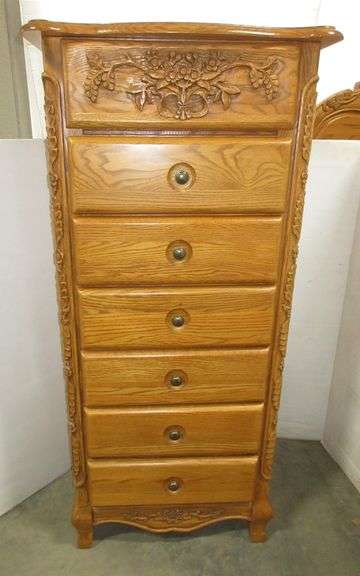 Summit Furniture solid wood oak chest of seven-drawers, 26"W x 18"D x ...