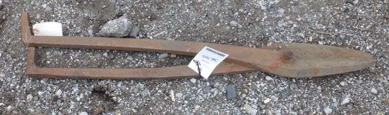 Vintage sheet metal shears, 42"L, rusty - Albrecht Auction Service