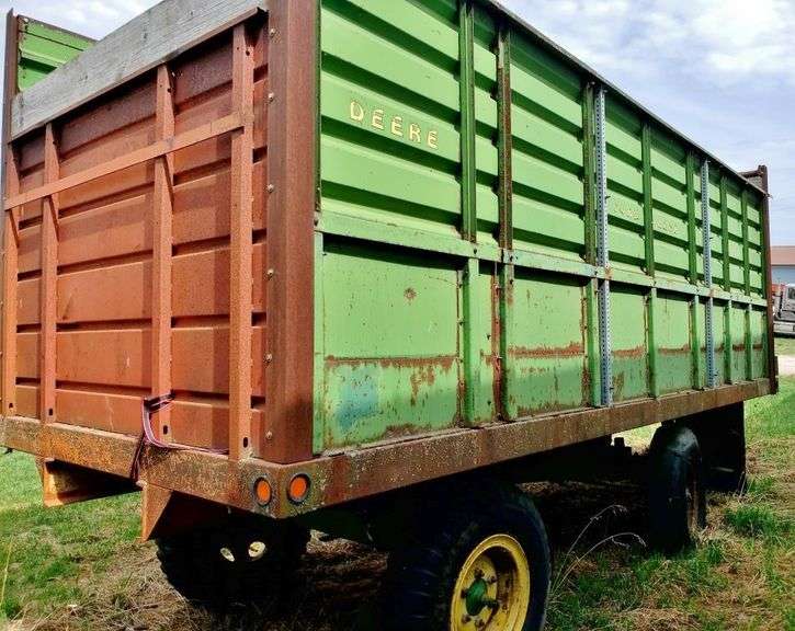 19' Grain / Silage Box with Touchless Tailgate, Twin Cylinder Hoist ...