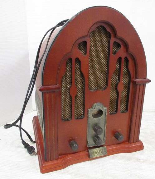 Vintage looking classic AM/FM radio with CD player, 12"W x 11"D x 15"H ...