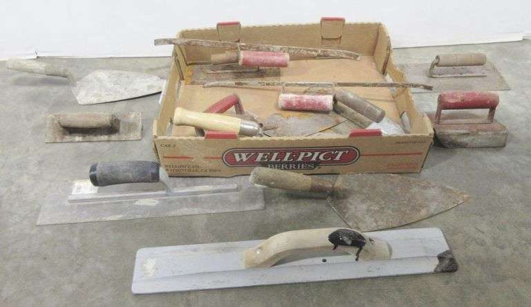 Concrete/masonry tools, used, good condition - Albrecht Auction Service