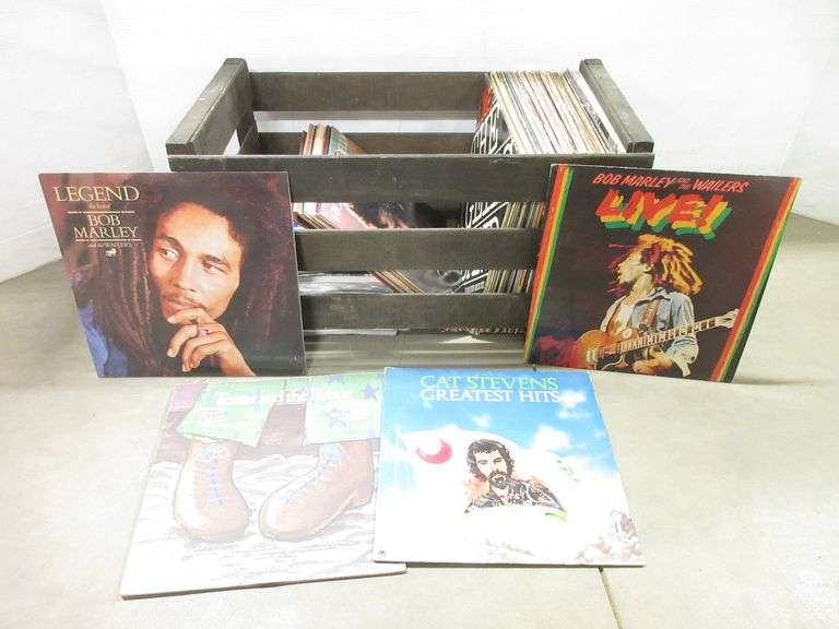 Crate full of record and magazines, all in great condition - Albrecht ...