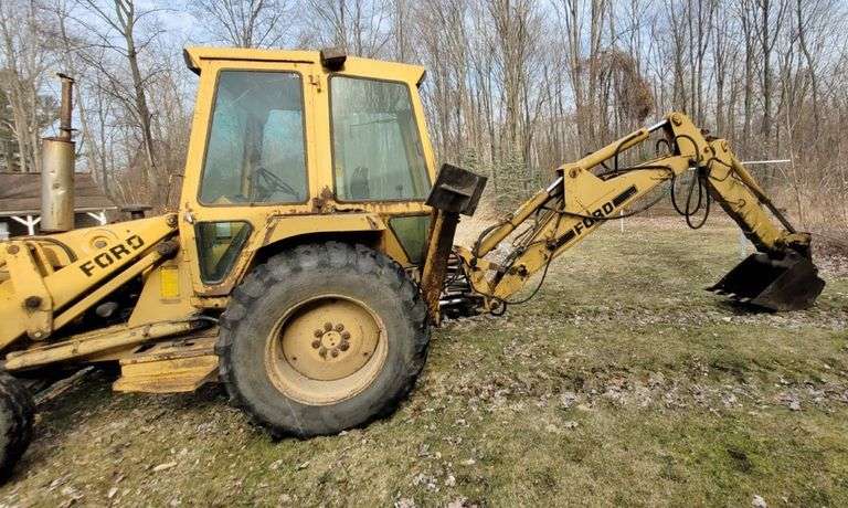 1986 Ford 555B Backhoe, 2WD, Extendahoe, Front Bucket, Newer Tires ...