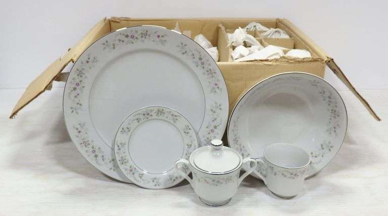 45-Piece fine china dinner set in box, up to 12"Dia - Albrecht Auction ...