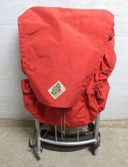 Camp trails backpack, 16"W x 31"H, good - Albrecht Auction Service