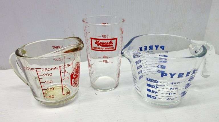 (3) Vintage glass measuring cups, made in USA, include: 1950s Monarch ...