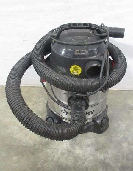 Husky shop vac, 5-Gallon, metal, no attachments/no wheels, works, good ...