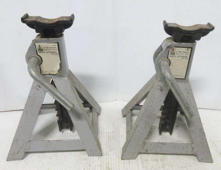 Pair of 3-Ton jack stands, used condition - Albrecht Auction Service