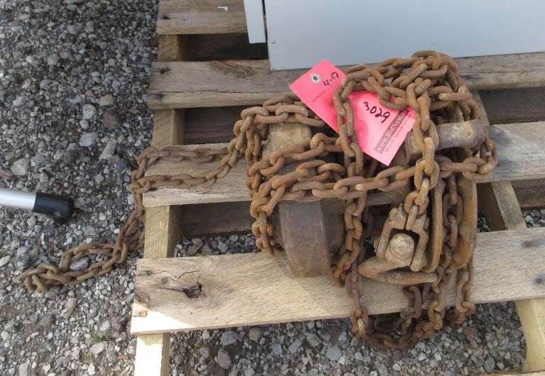 1/2-Ton chain fall, rusty - Albrecht Auction Service