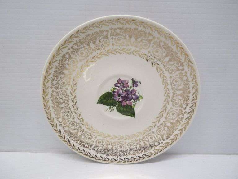 18-Piece Cunningham and Pickett "Spring Violet" dishes, 22kt gold ...