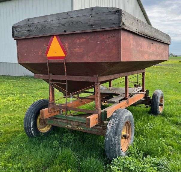 John Deere Model 953 Wagon Running Gear, Good Condition with Small ...