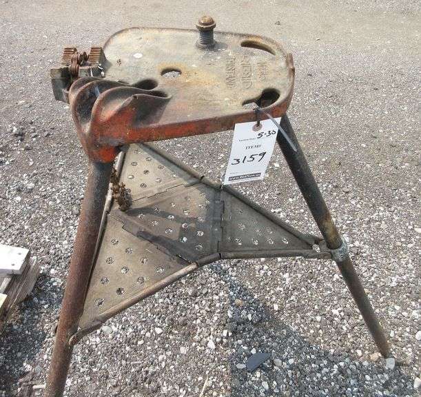 Tri-stand Ridgid pipe bender, used - Albrecht Auction Service