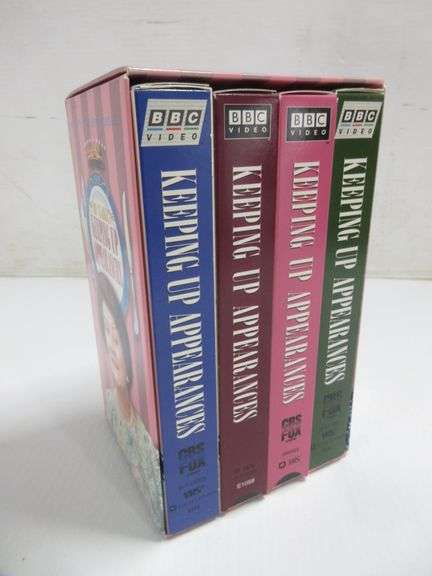 Keeping Up Appearance VHS set, complete in box - Albrecht Auction Service