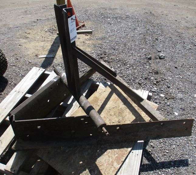 Three-point V-Ditch blade, 36", good - Albrecht Auction Service