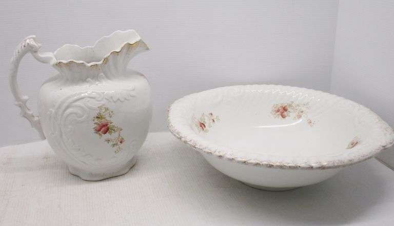 Older Victorian menelik porcelain wash basin and pouring pitcher, Wash ...