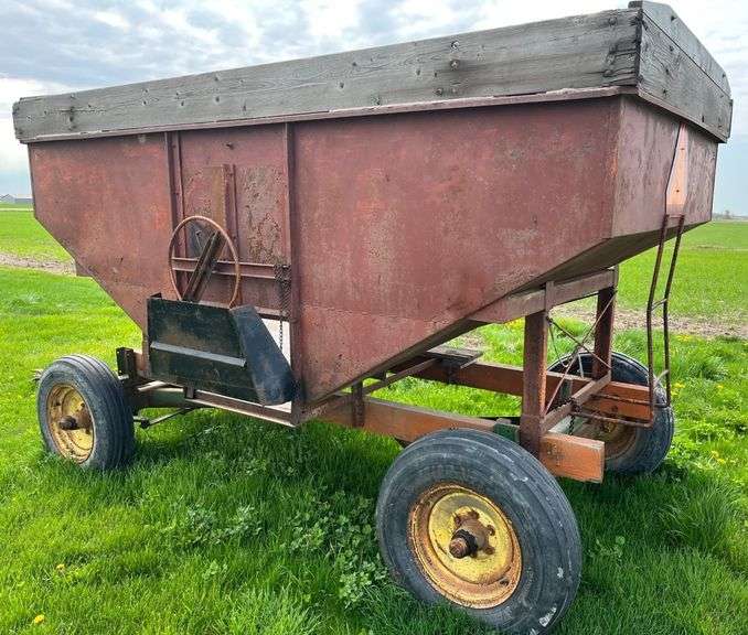 John Deere Model 953 Wagon Running Gear, Good Condition with Small ...