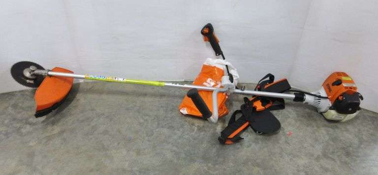 Large heavy duty weed wacker, Stihl F130, has saw blade for cutting ...