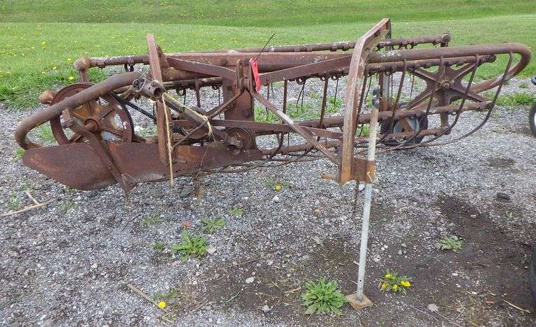 3-Point Hitch Hay Rake, 10'W, right tire is low, used, wear - Albrecht ...