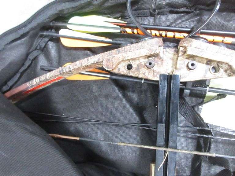 Blitz inferno crossbow with case, 30"W, great - Albrecht Auction Service