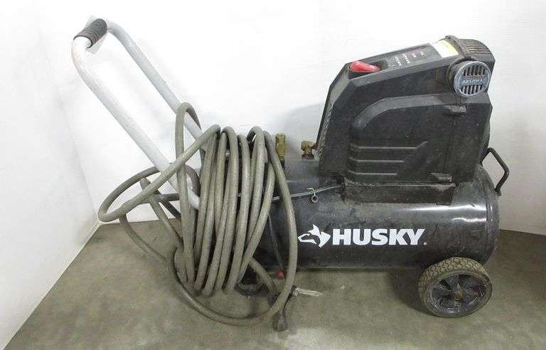 Husky 8-gallon air compressor, good - Albrecht Auction Service