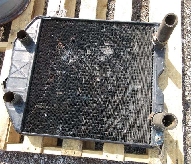 1930-1940's Ford Flathead V8 radiator - Albrecht Auction Service