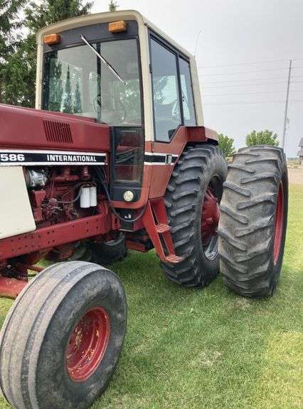 International 1586 Tractor, Good 18.4x42 Rear Tires with 20.8x38 10 ...
