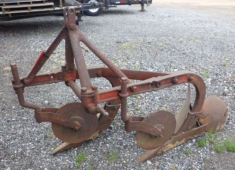 Massey Ferguson 3-Point Plow Rake Cultivator, includes: Two- 12 Discs ...