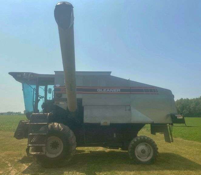 1994 Gleaner R42 Combine, (3669 Engine Hours, 2459 Separator Hours ...