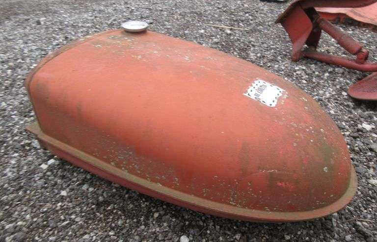 Fuel tank for a Farmall H - Albrecht Auction Service