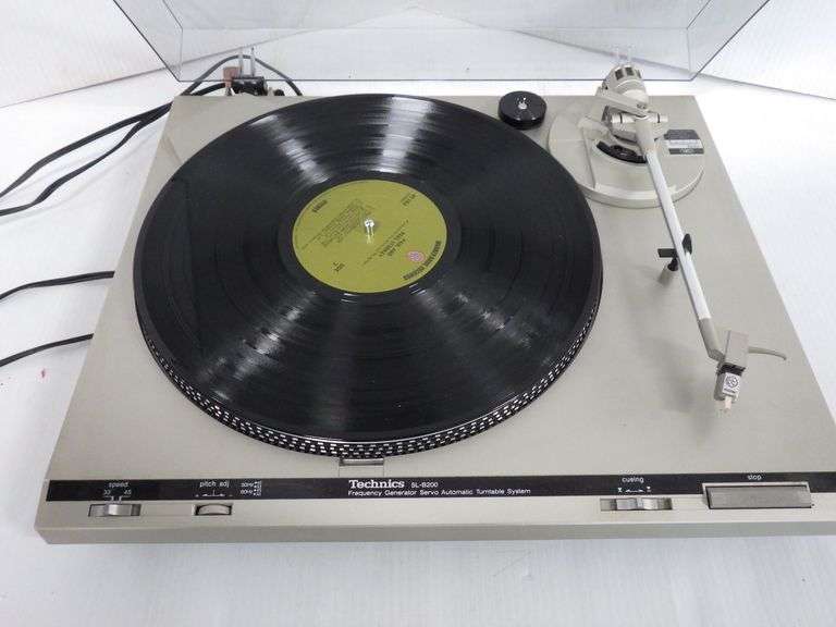 Technics SL-B200 turntable system, nice - Albrecht Auction Service