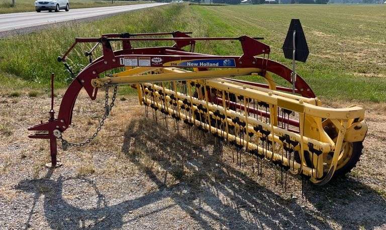 2010 New Holland 258 Rake, 5-Bar, Rubber Teeth, Field Ready, Housed All ...