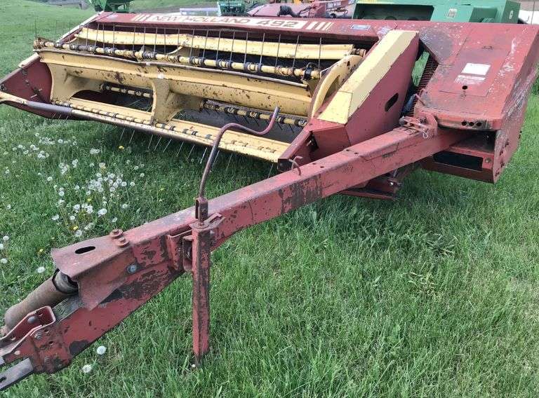 New Holland 492 Haybine - Albrecht Auction Service