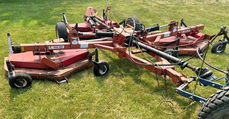 Bush Hog TD1500 Tri-Deck Finish 15' Mower - Albrecht Auction Service