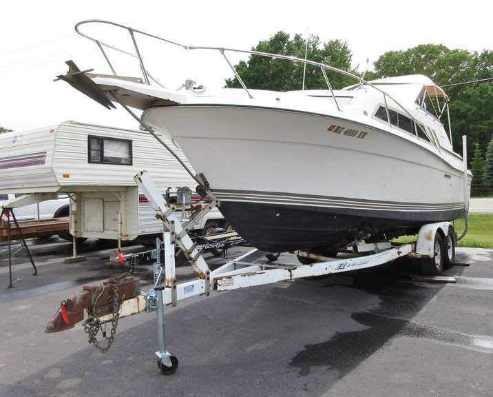 1982 Carver 25'8"L full cabin boat with bathroom, HIN: CDR680030681 ...