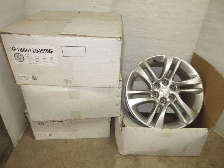 Set of (4) 2018-2021 Buick Enclave rims/wheels with center caps, only ...