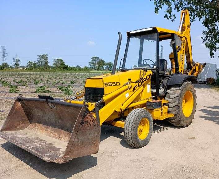 1995 Ford 555D Backhoe, ROPS with Windshield, Majority of the Hydraulic ...